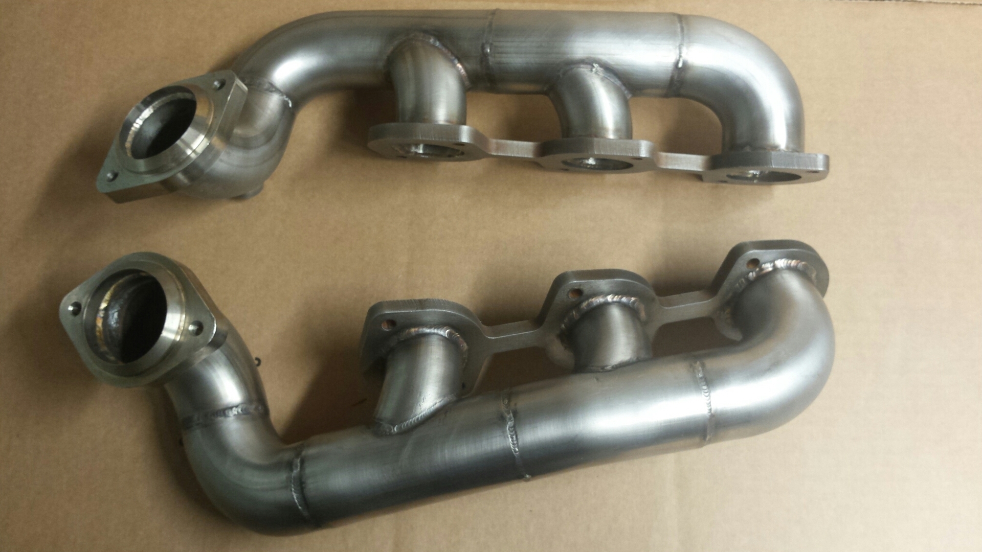 NeedsWings Performance Products. NeedsWings r193/r170 Exhaust Manifolds
